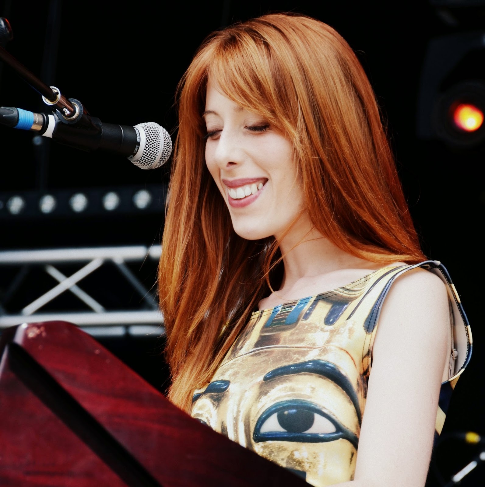 EVEN THE STARS: Nina Baker - Single Bed wins Best Of British Unsigned ...