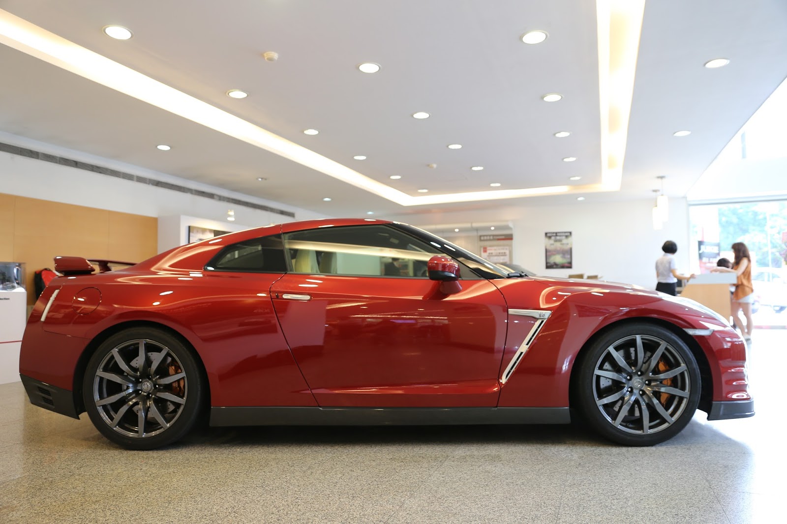 兜風歡樂時光: 參觀 NISSAN GTR & 370Z