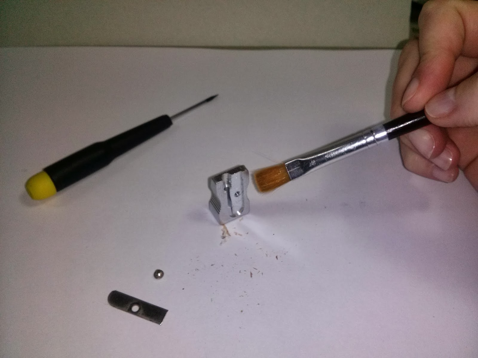 LadyGoth Painter: Sacapuntas, tipos y cuidados - Material de dibujo (3)