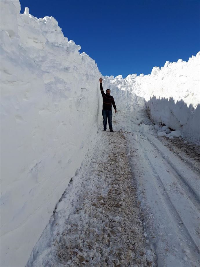 Heavy snow takes over Turkey’s Hakkari