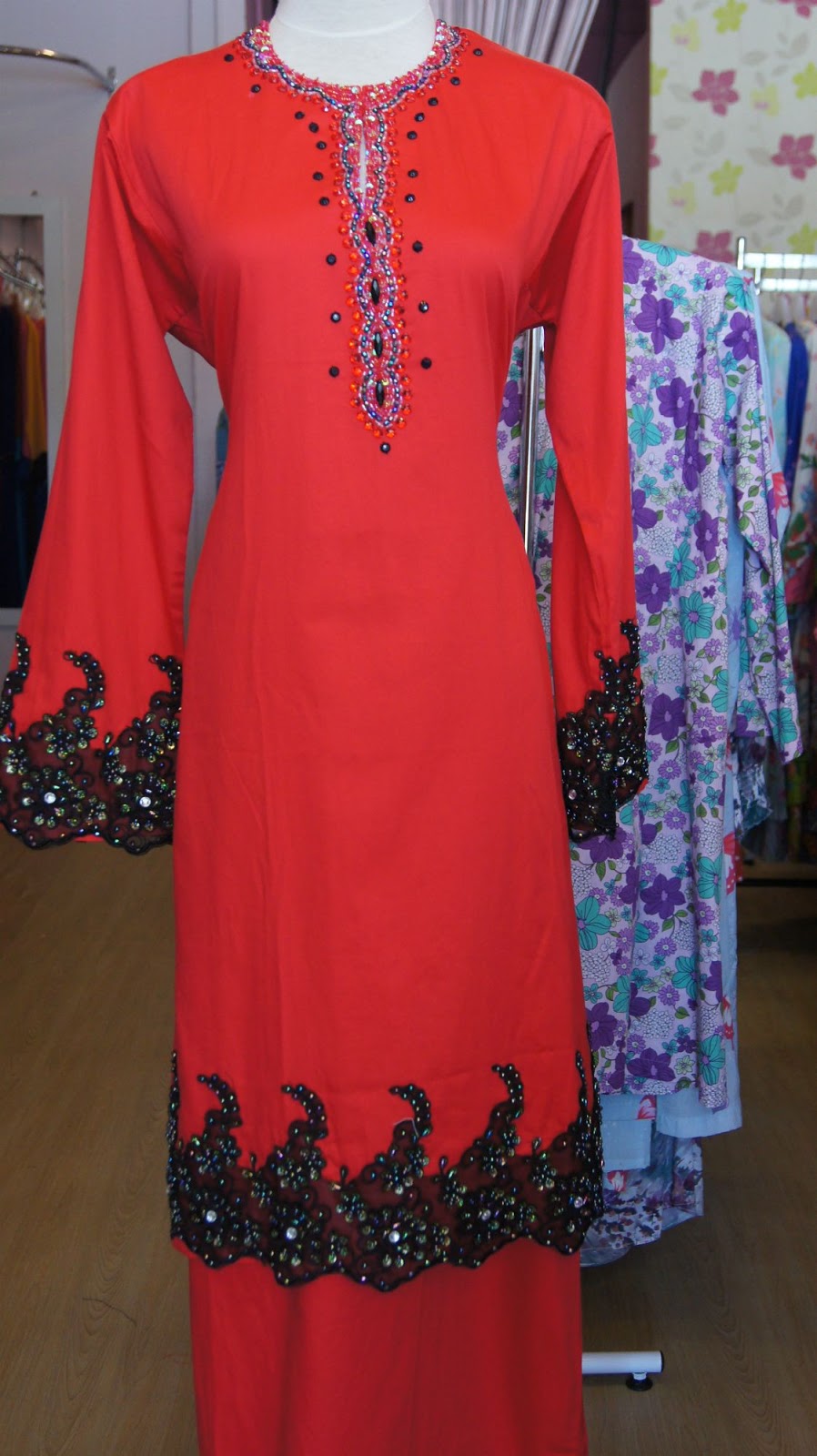 Butik Qaireen: Baju Kurung Lace Cotton Merah ( Available )