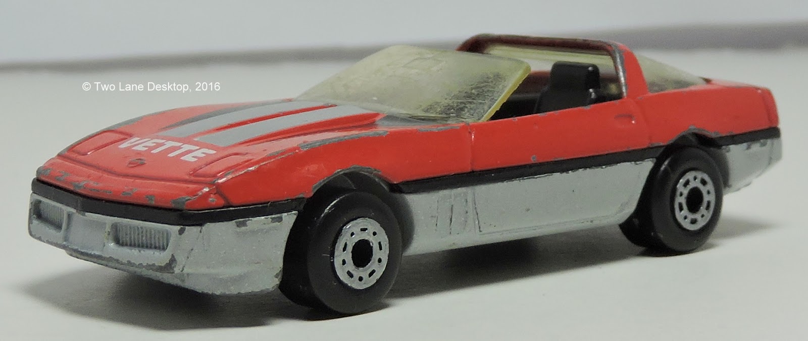 Matchbox 1984 Corvette targa coupe and 1988 Corvette convertible