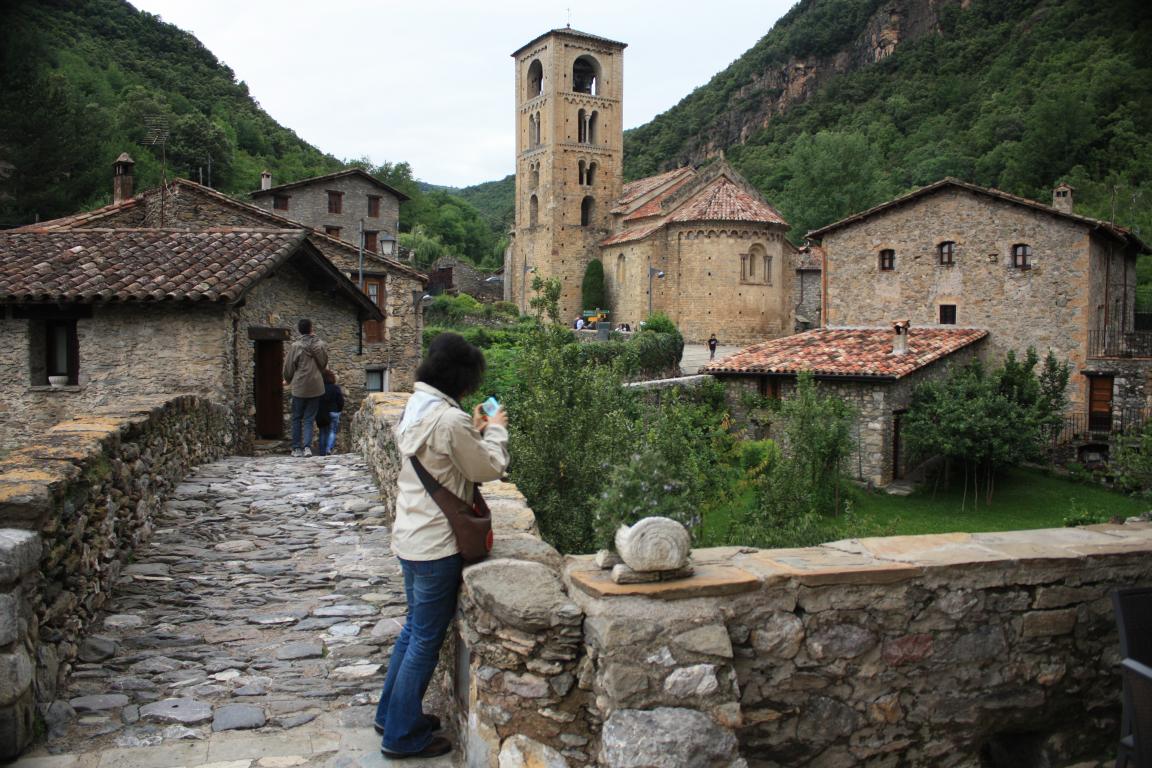 CATALONIA - MEDIEVAL VILLAGES: BEGET ~ Beautiful places of Barcelona ...