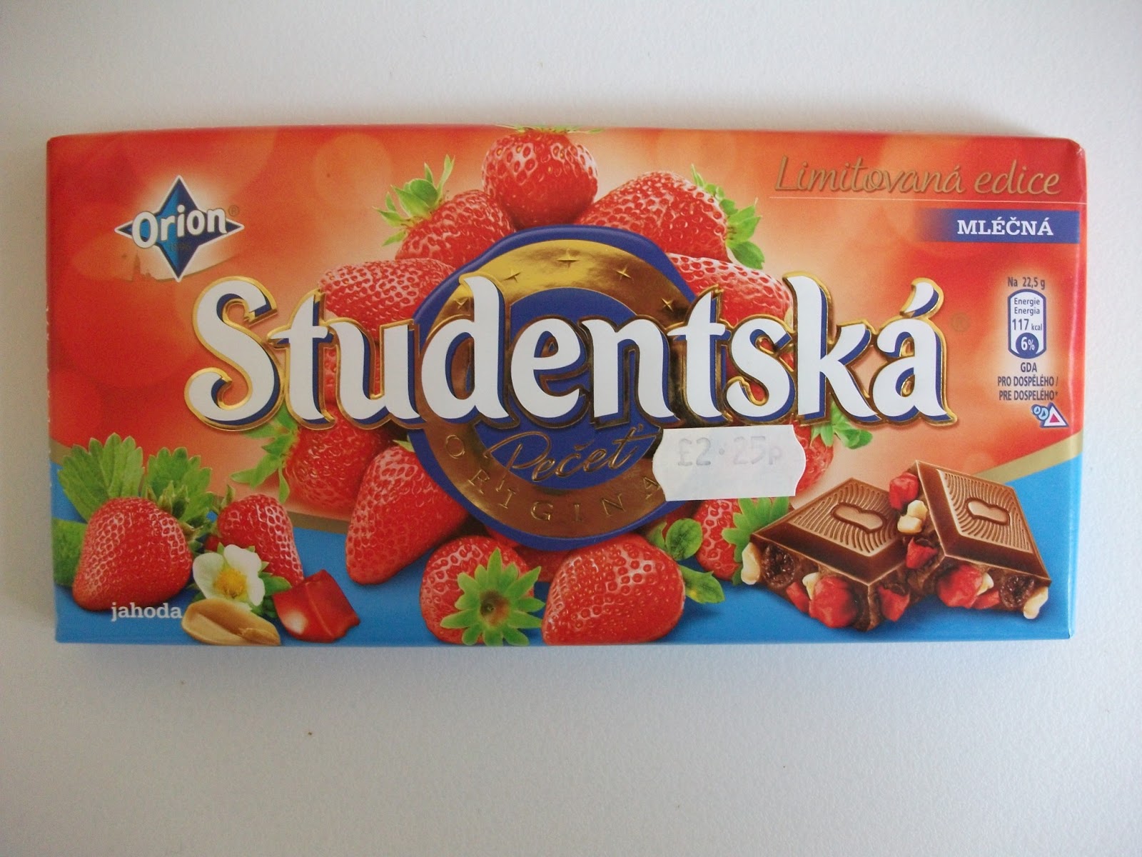 Nestlé Studentská Strawberry Limited Edition
