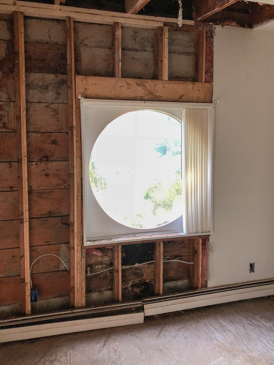 SoPo Cottage: For the Love of a Bubble Window - But Don't Try This at Home