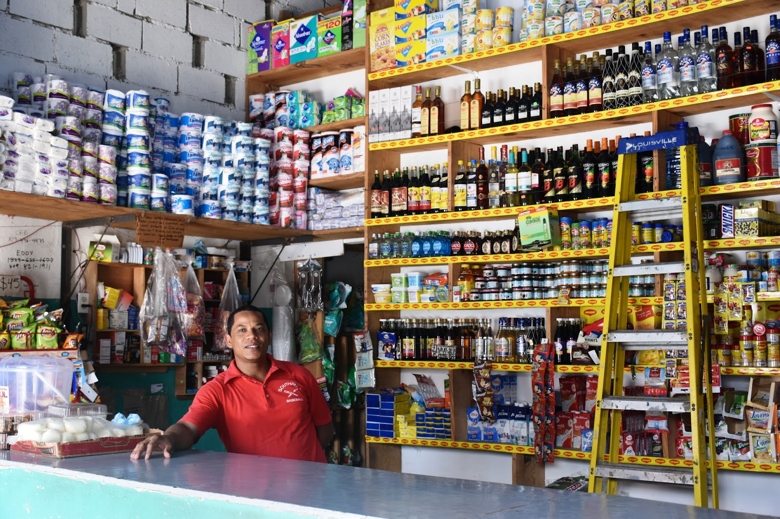 Música típica y bombón - Folklore dominicano