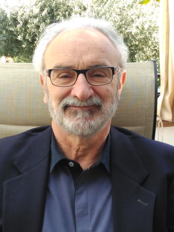 Esta es la entrevista a Emilio Díaz Casero, autor de 'Nadie salió a ...