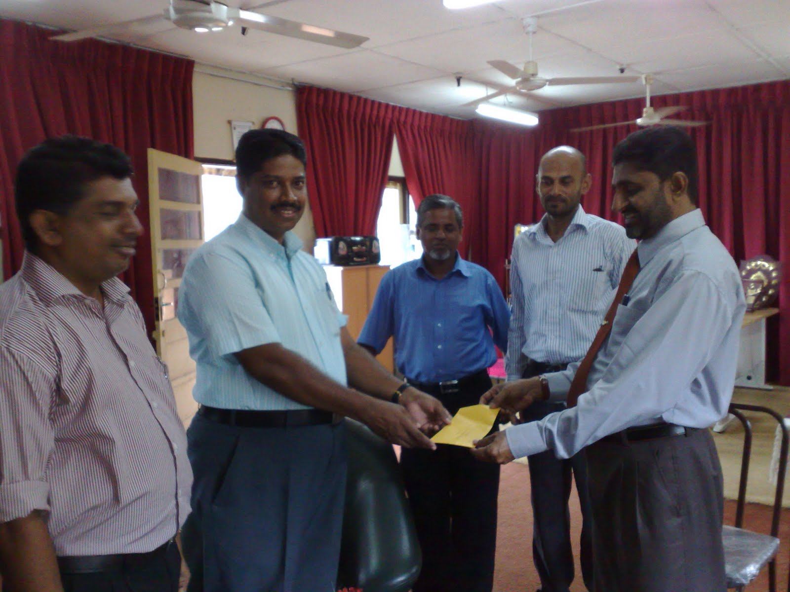 GROUP OF MID 80's- ZAHIRA COLLEGE MATALE