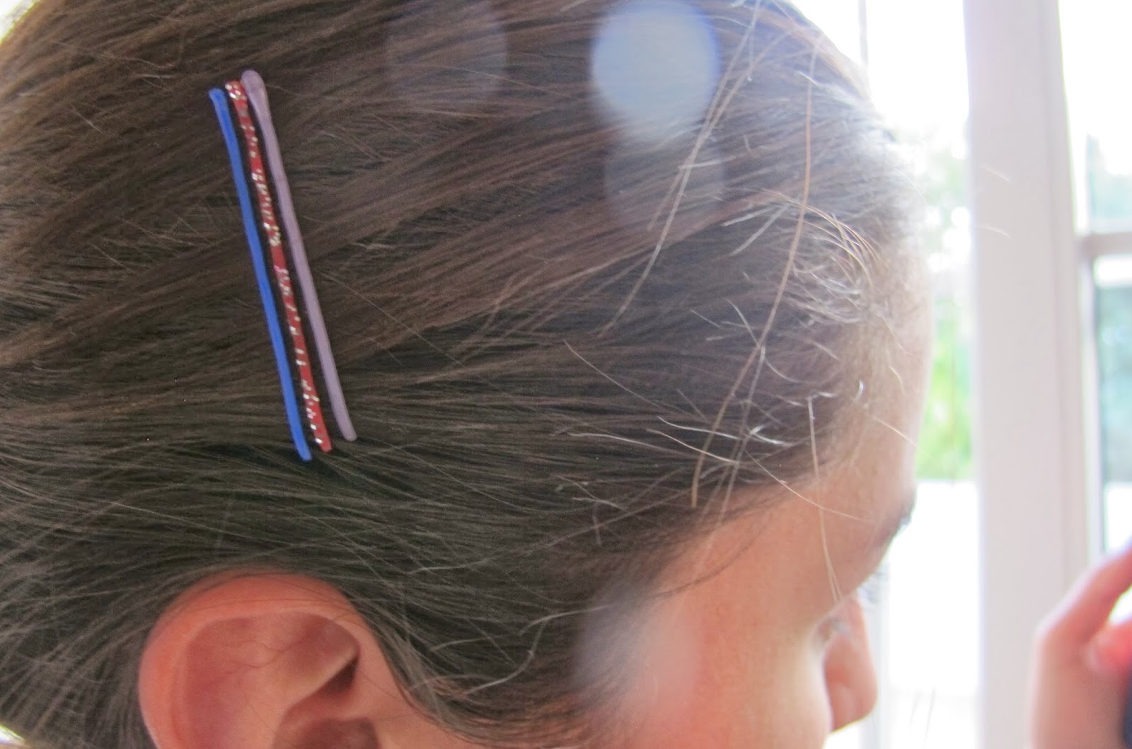 One Thousand Looks: DIY COLORFUL BOBBY PINS