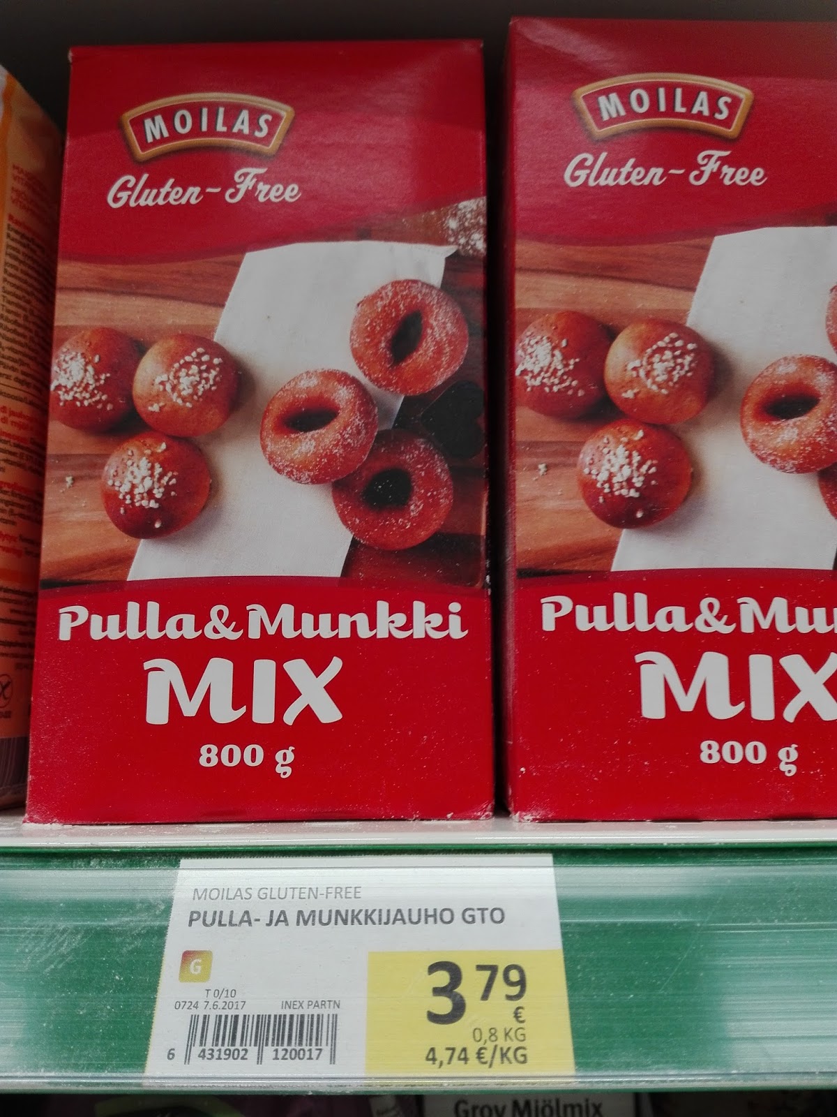 Helkan Keittiössä: Gluteenitonta pullaa Moilasen Pulla & Munkki Mixistä