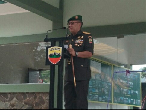 KOLAM RENANG KOREM 032 WIRABRAJA PADANG