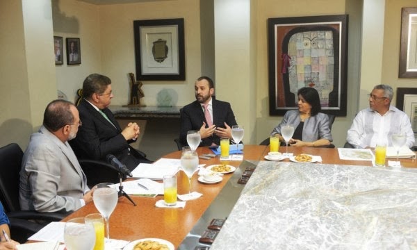 Falcondo condiciona su presencia en el país