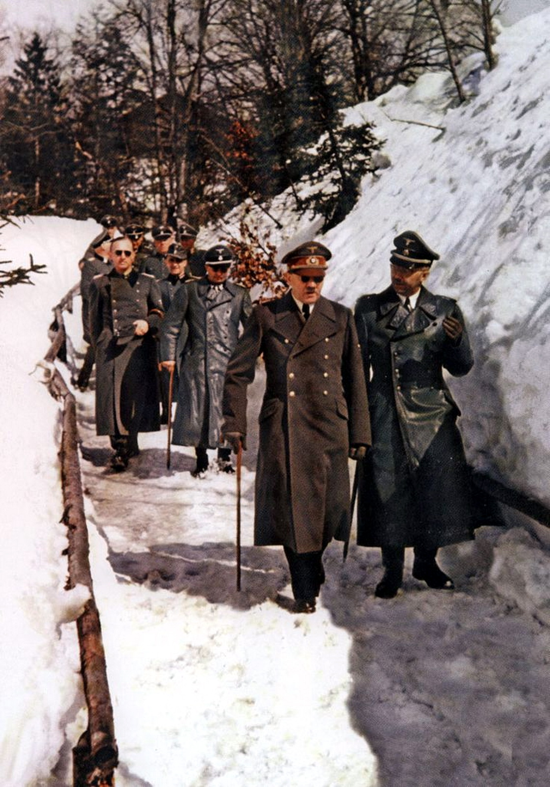 NAZI JERMAN: Foto Adolf Hitler dan Heinrich Himmler