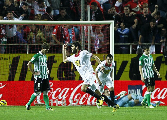 Sevillismo en Huévar del Aljarafe: Derby. Sevilla FC 5 - R. Betis 1