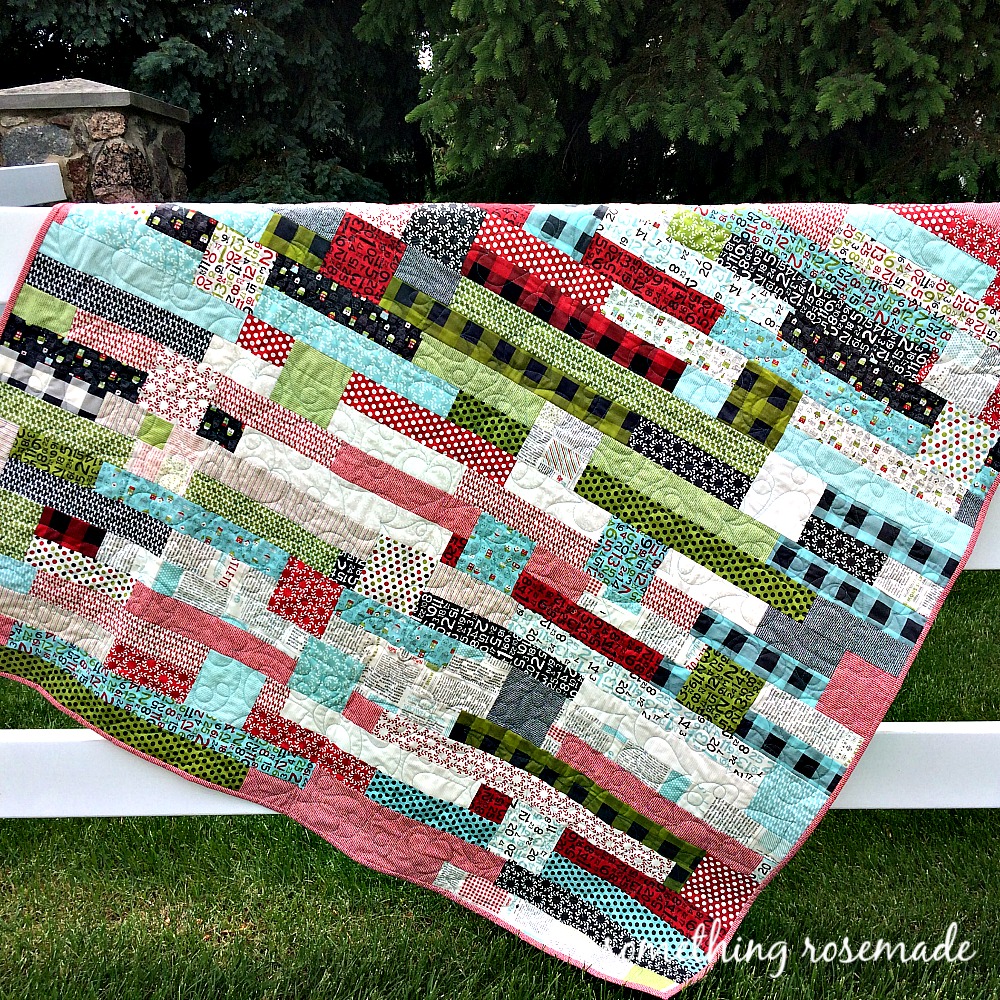 something rosemade: Hometown Christmas Jelly Roll Charm Chase Quilt