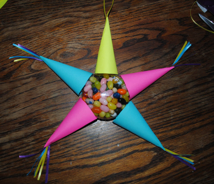 Mommy Maestra: Las Posadas Craft: Piñata Ornaments