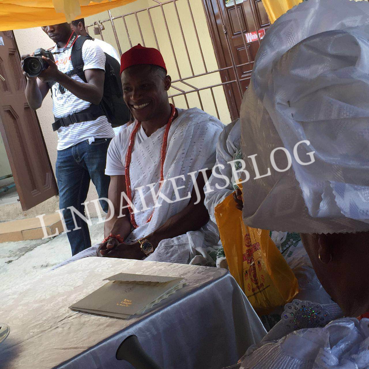 Super Eagles striker Joseph Akpala weds his heartthrob Nancy in Warri ...