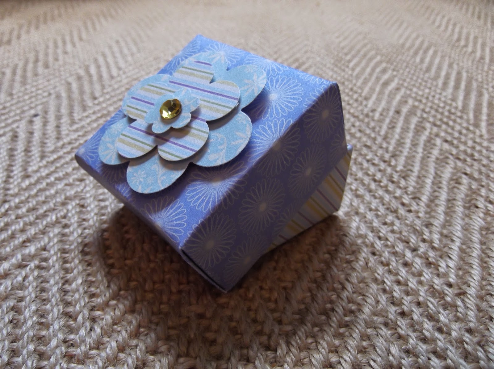 Jennysis: Origami box tutorial