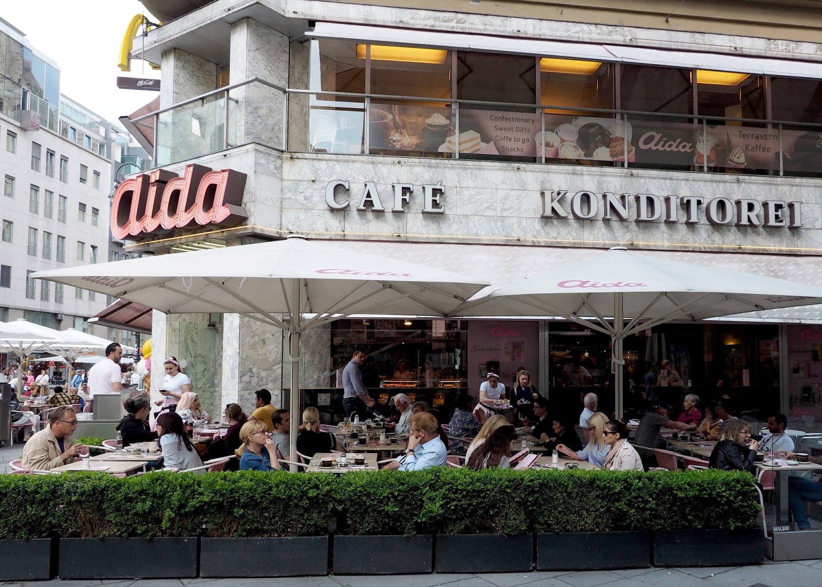 Vienna 2016 - Aida Konditorei