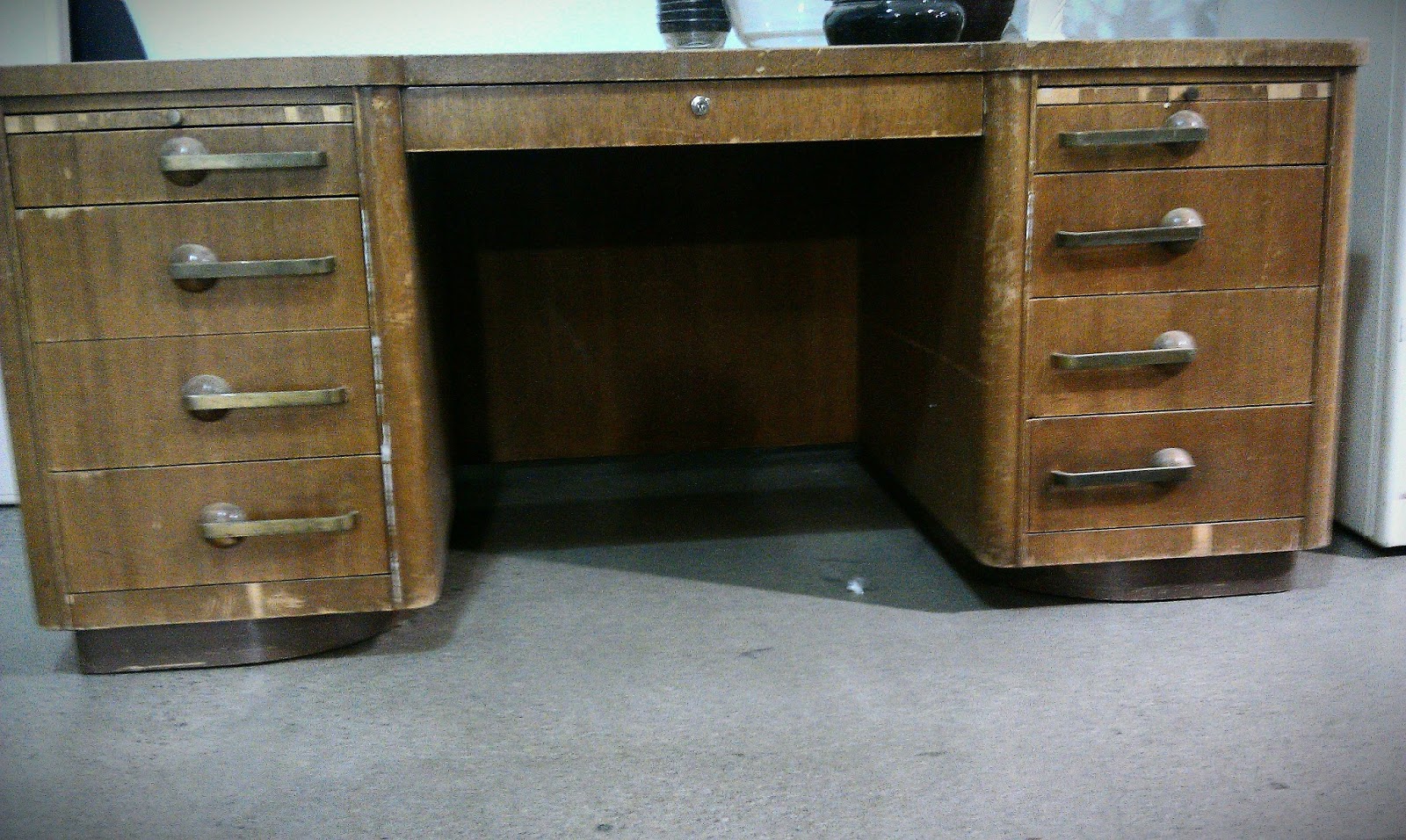 FOCAL POINT STYLING: AN AMERICAN TREASURE: STOW & DAVIS DESK AT GOODWILL