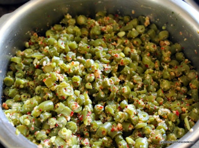 HURALIKAYI KAYI SASIVE PALYA/STIR FRIED GREEN BEANS/BEANS PORIYALb