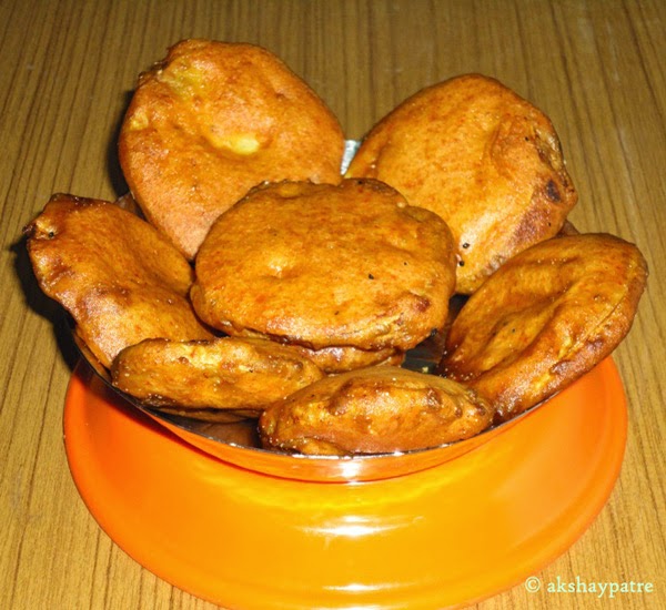 Vidya's Recipes: Aloo pakoda recipe - How to make potato pakoda