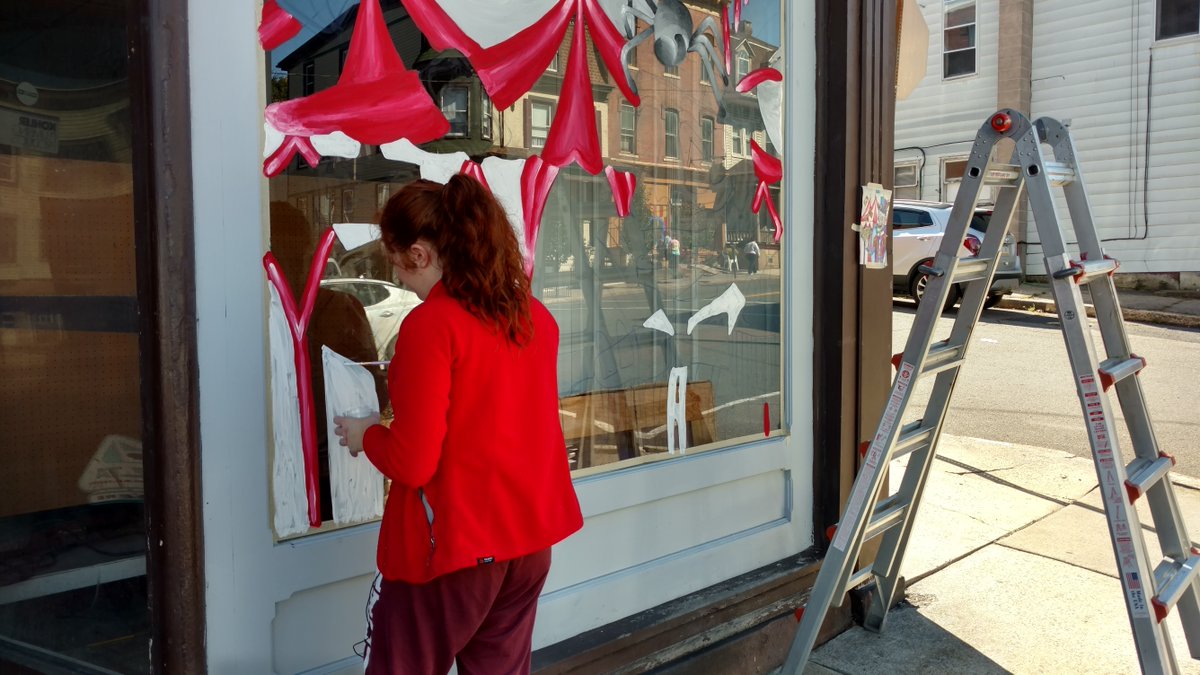 Students Participate in Annual Fall Window Painting Contest