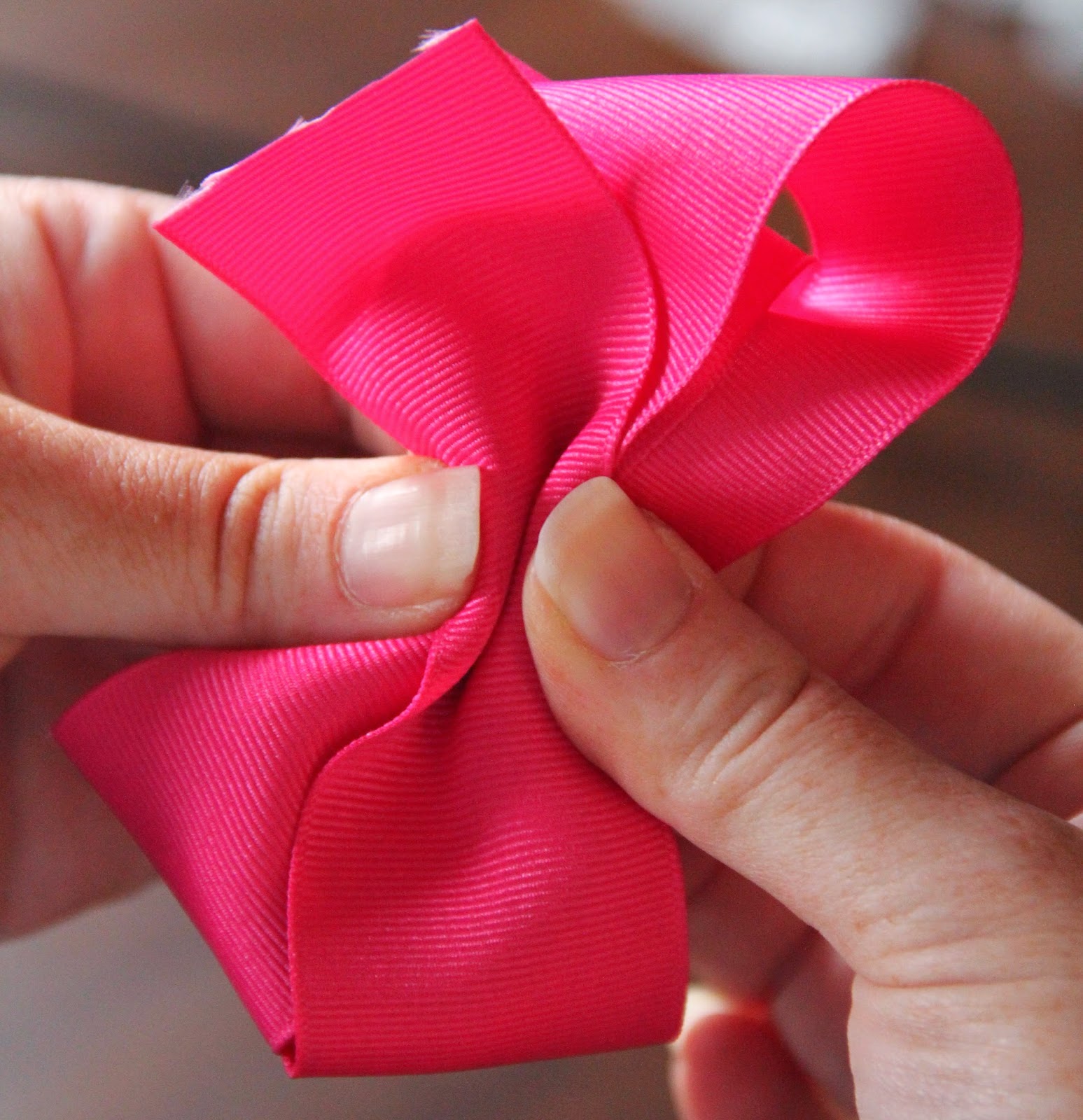 A Little Bolt of Life: DIY Boutique Bows