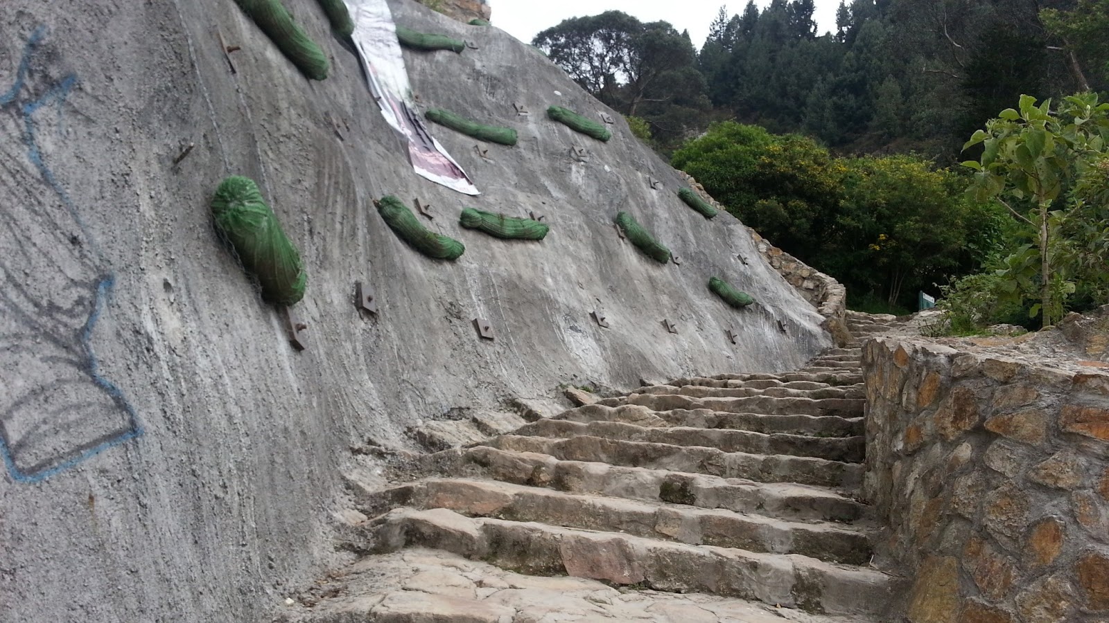 Garth's Blog: Leaving Bogota: Hiking Mt. Monserrate and Scaling the Wall