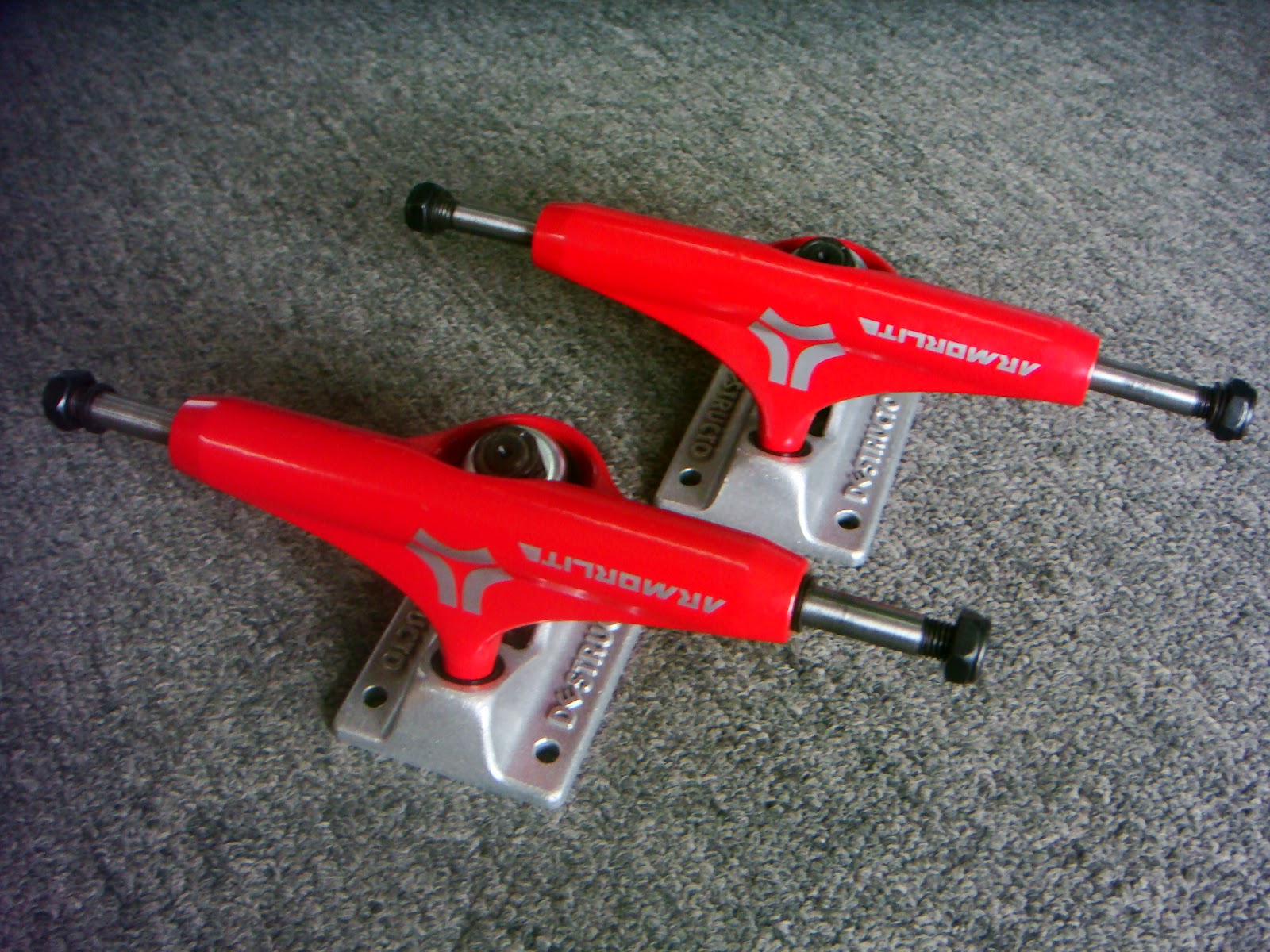 SEKTAskateshop: DESTRUCTO Trucks