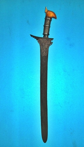 rouh adi: Senjata pilihan..angan-angan nk sundang!!!