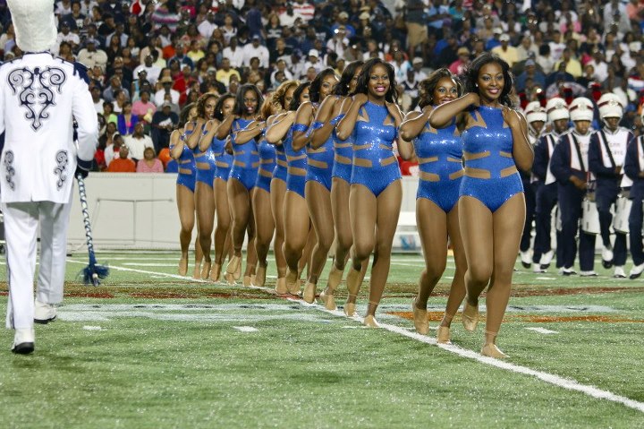 The Costume Lounge: We Love Our College Teams!