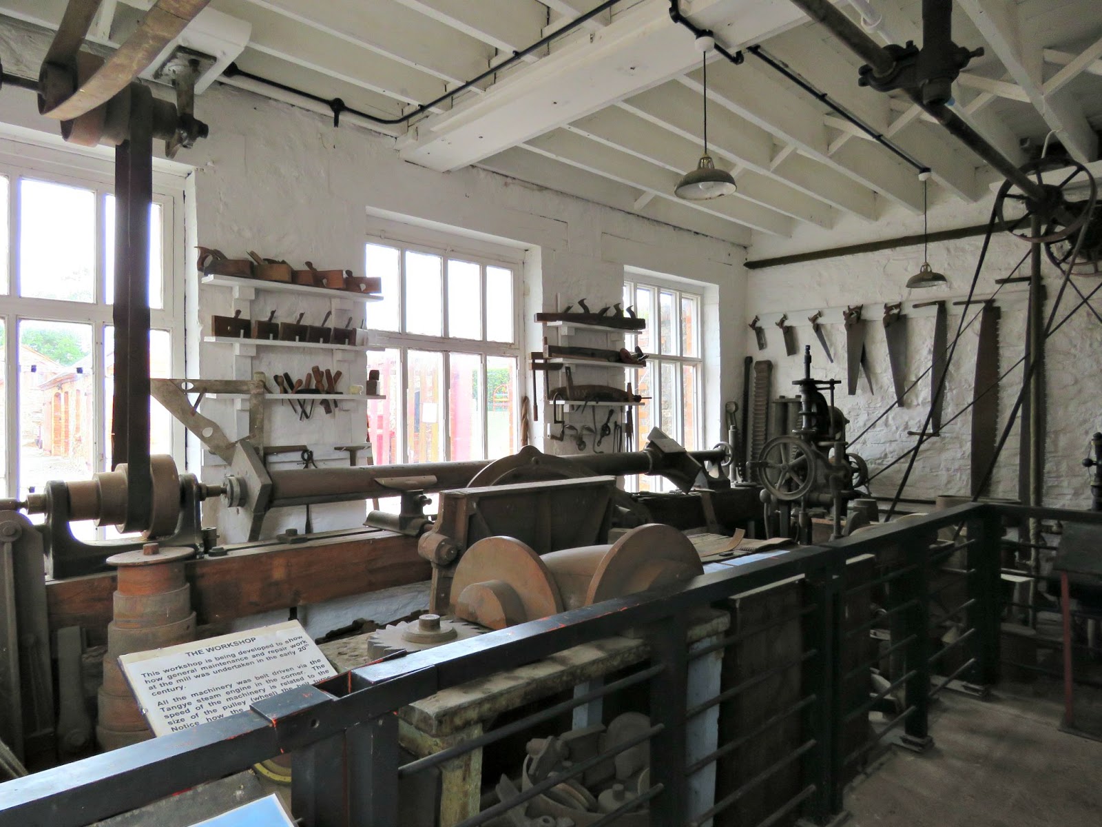 just saying ...: Coldharbour Mill: a little piece of knitting history ...