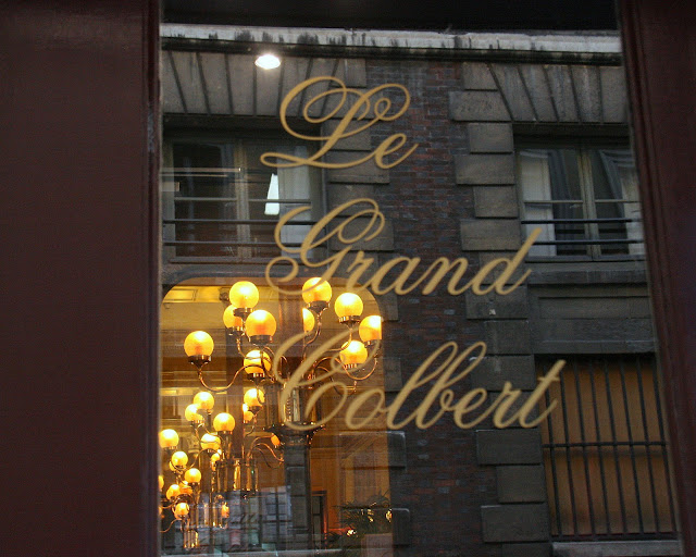 Paris Through My Lens: Signes du Samedi - Le Grand Colbert