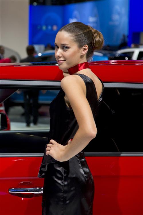 2012 Moscow International Auto Show Girls Part 2 | Carsfresh