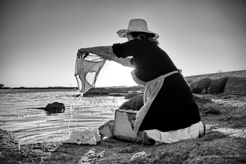 Lavanderas en Arroyo de la Luz | Lavaderos públicos