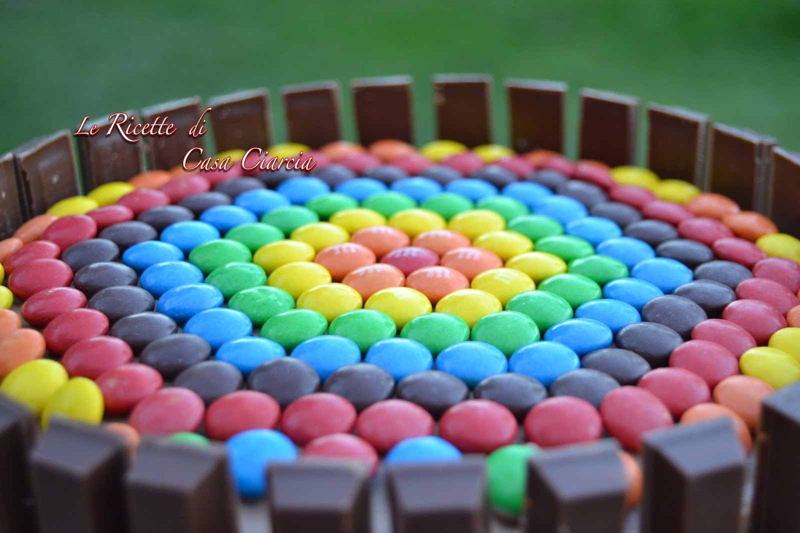 Le ricette di casa Ciarcia: Torta Smarties & Kit-kat