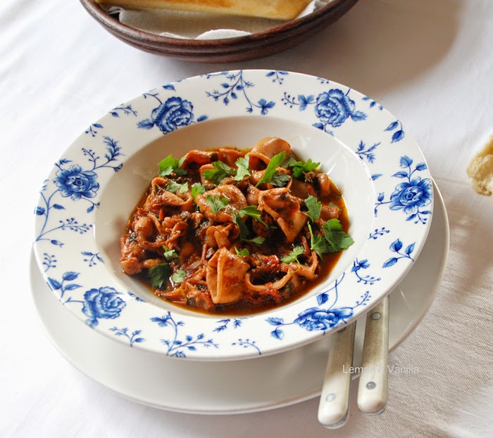 Lemon & Vanilla: Braised squid in tomato / Lulas guisadas com tomate.