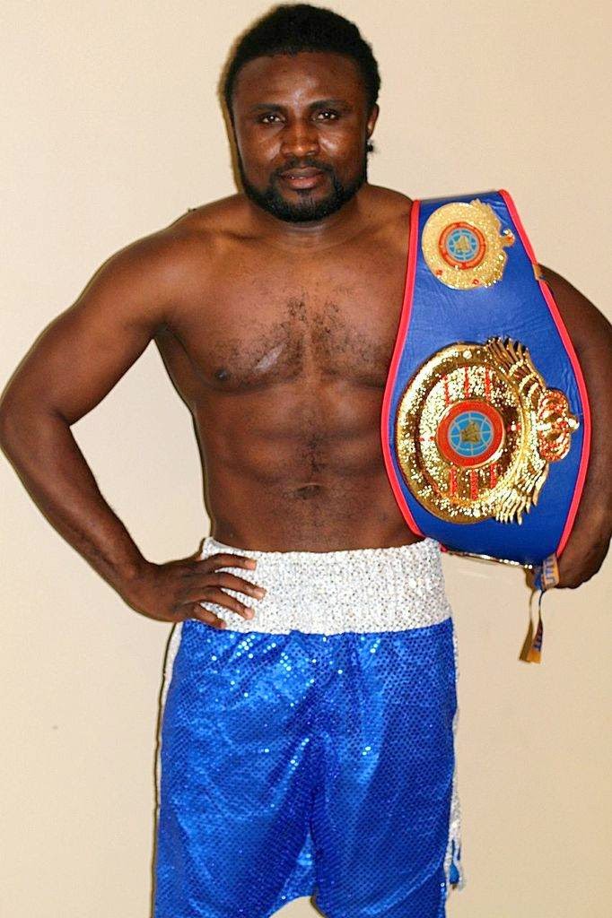 Boxing: Gifted Cole Chiori of Nigeria vs Daniel Sowah of Ghana