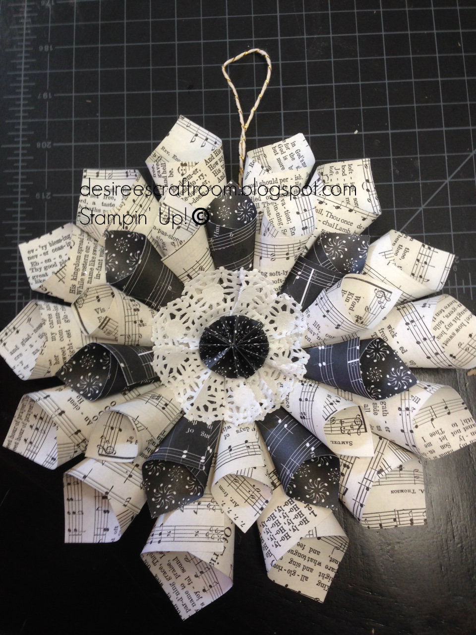 Desiree's Craftroom: Music Notes Cone Wreath