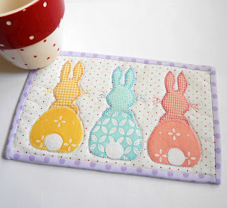 The Patchsmith: Log Cabin Cross Mug Rug