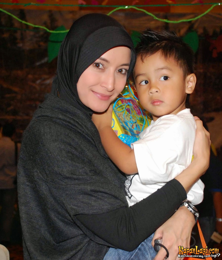 Kumpulan Foto Artis Berjilbab | AUFA BLOG