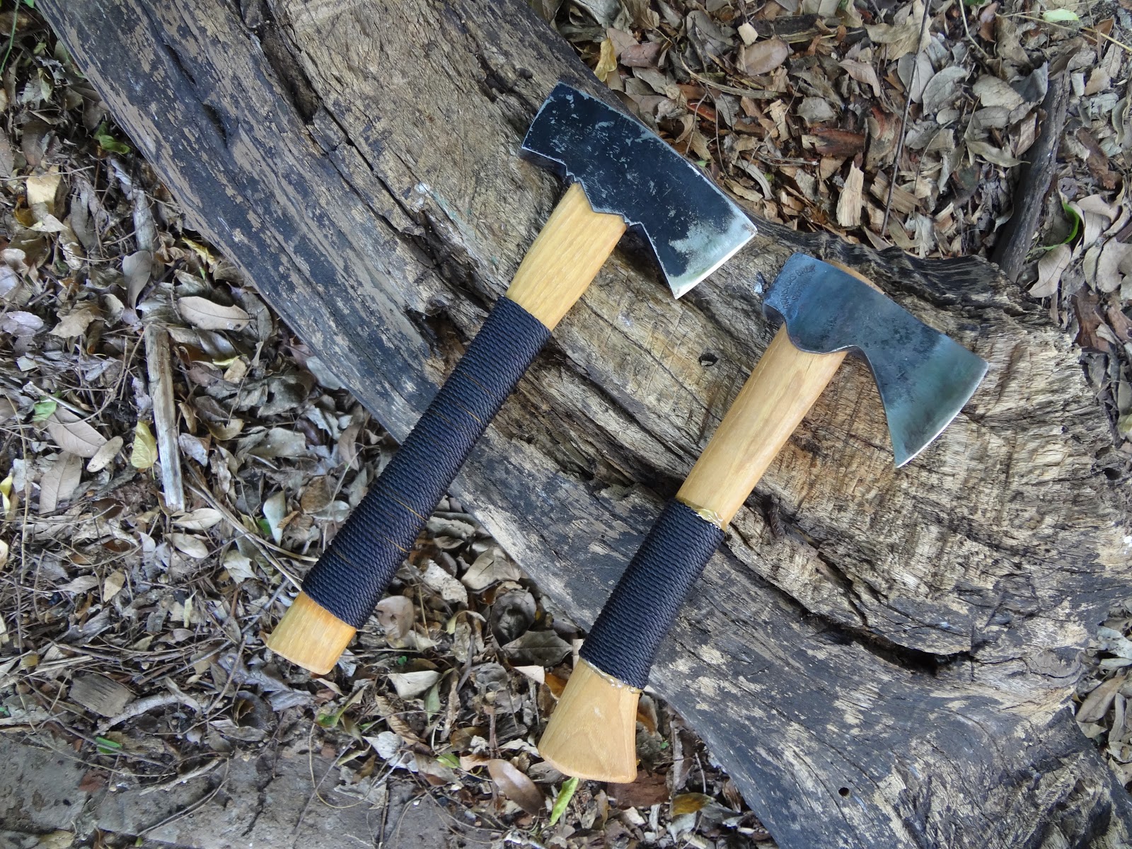 Woods Roamer: Mini Axes and Survival