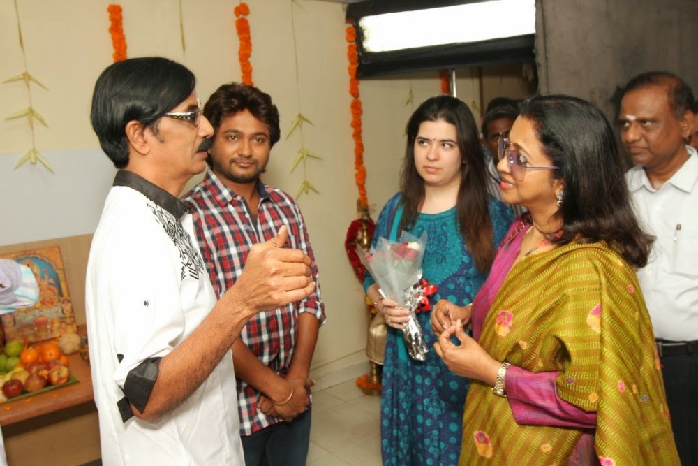 Paambu Sattai Movie Pooja Images HD - IMAGES