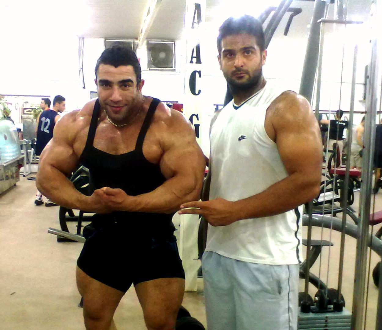Muscle Lover: Persian bodybuilder Isaac Ghavidel