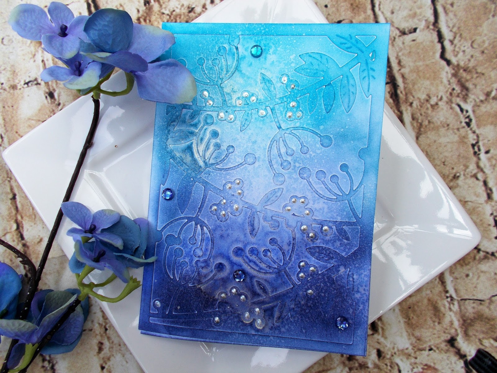 Going Buggy: Mistletoe magic - Spellblogger for Spellbinders