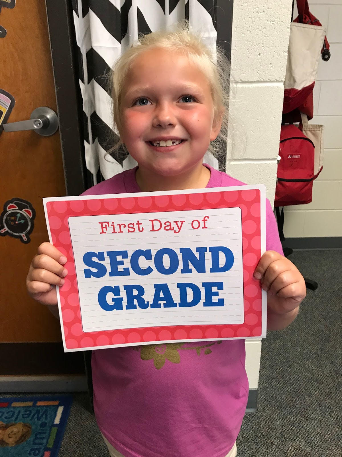 Mrs. Bell's 2nd Grade Blog: Seventeen Second Graders and counting...