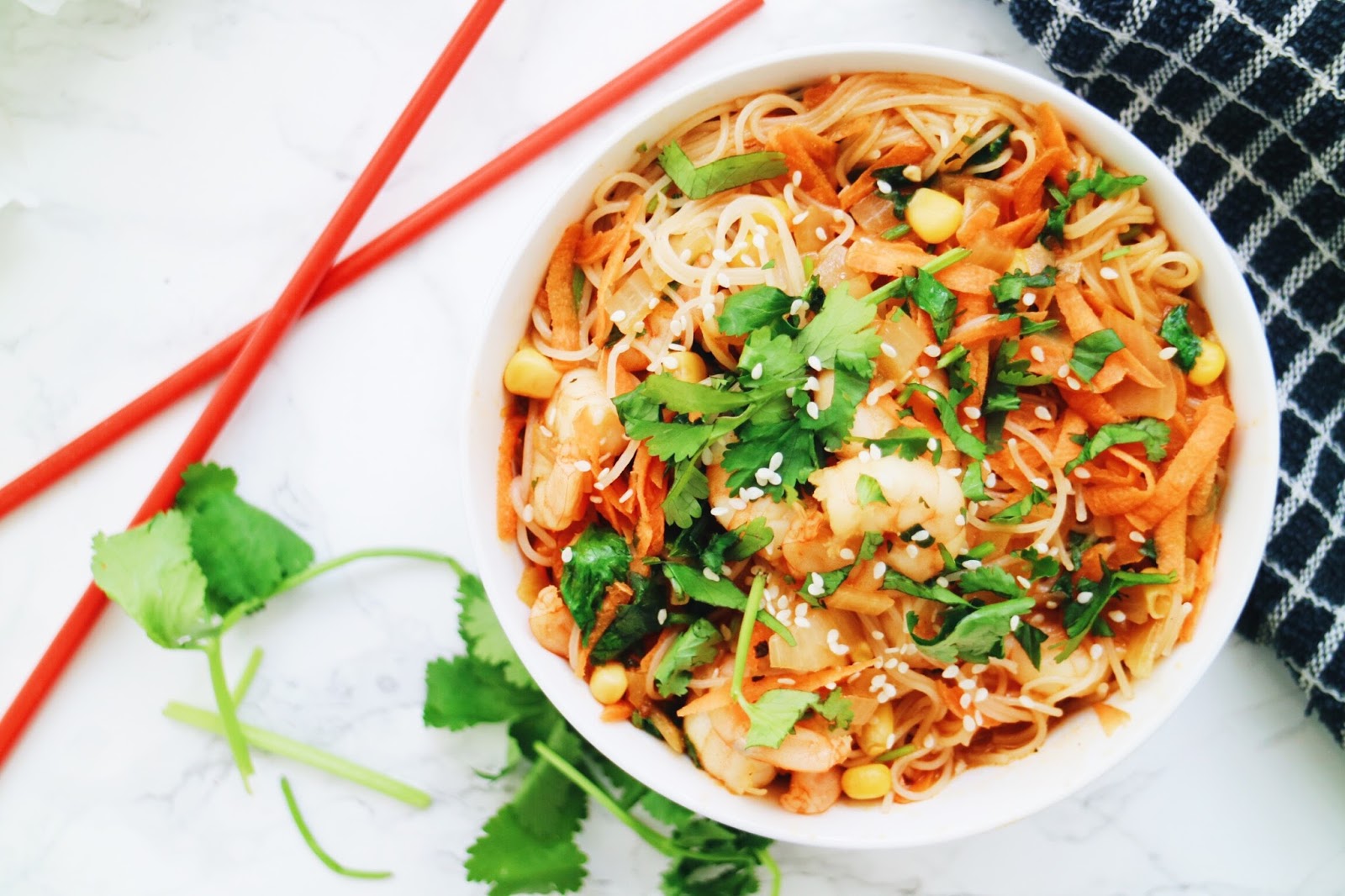 Ginger & The Kitchen: Sriracha Prawn Ramen Noodles