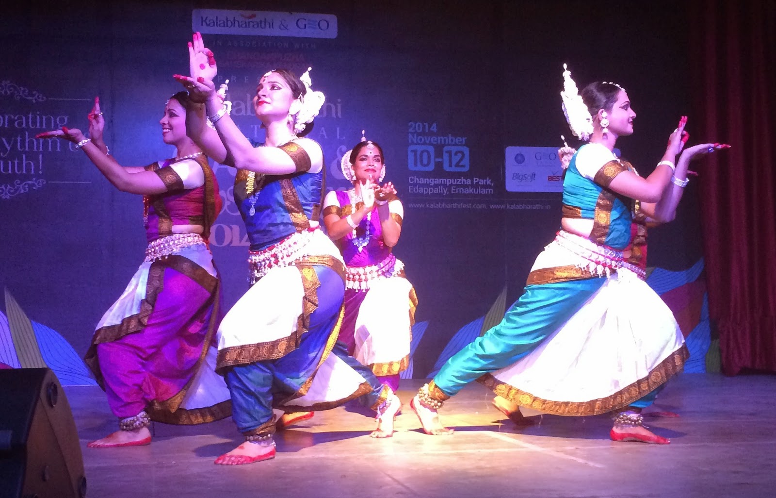 Sollukattu: Dancing to my own Tala.: Whirlwind of dance and music...