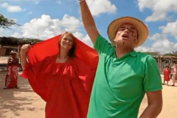 Presentan adelanto del video de ‘La gringa’ | vallefarandula